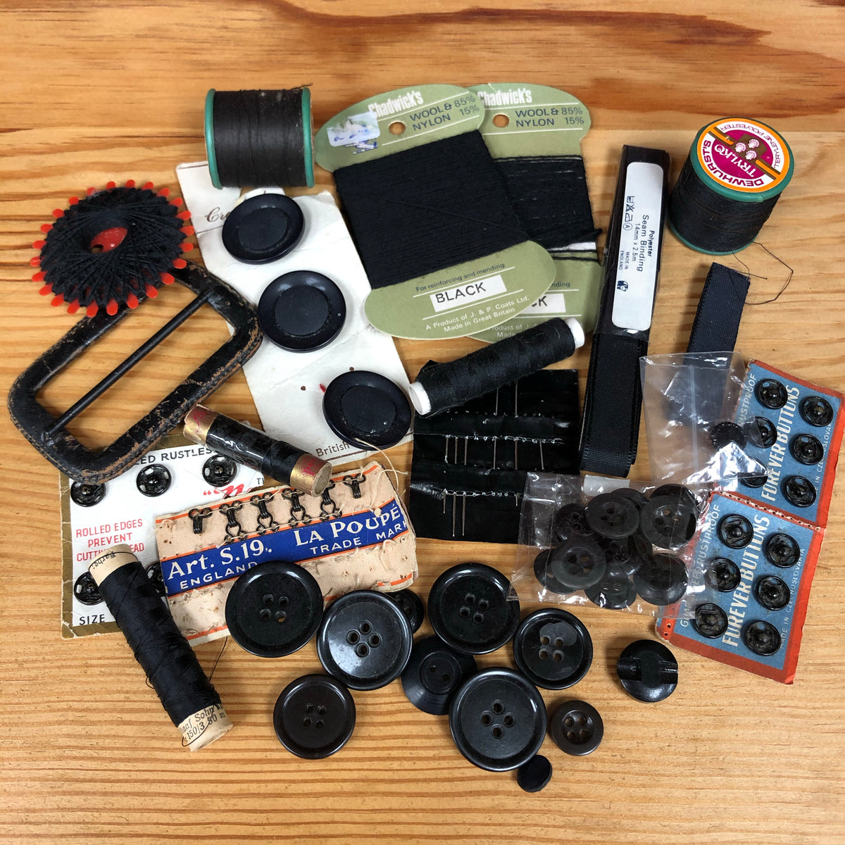 Vintage Haberdashery / Sewing / Crafting Kit – Old Bridge Antiques